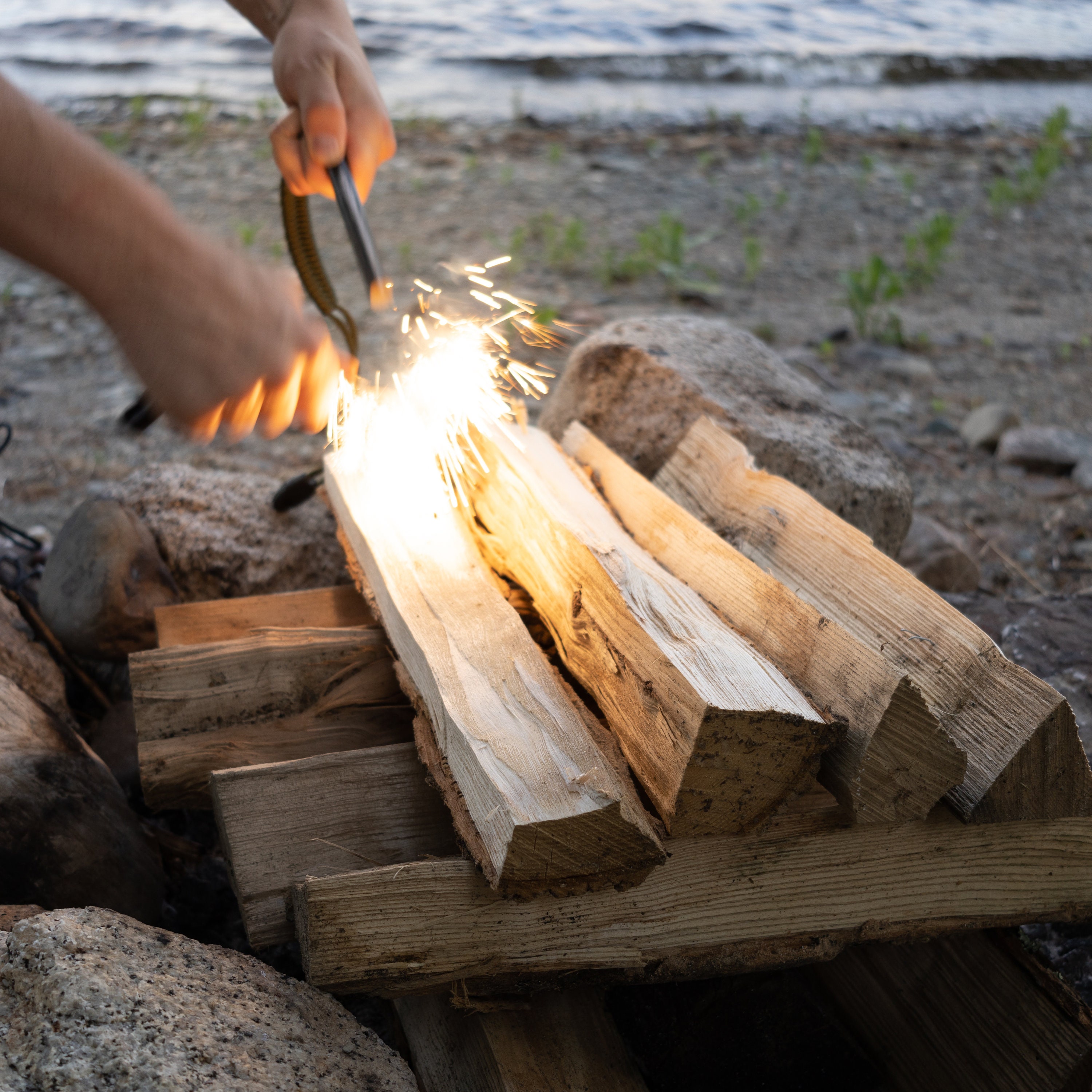 Waterproof Survival Fire Starter Kit | 5" X 1/2" Ferrocerium Rod, up to ...