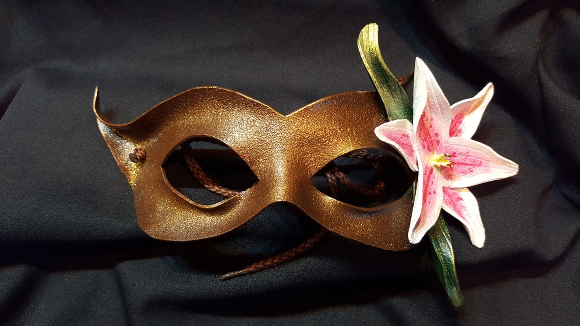 Lily Mask - Etsy