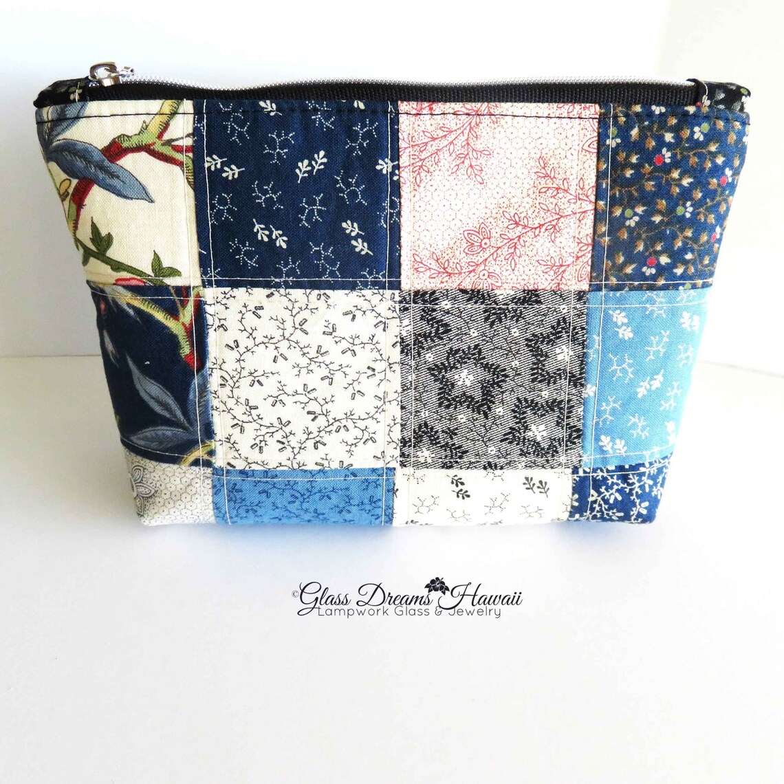 Quilted Patchwork Zipper Pouch, Accessory Bag, Cotton Fabric, Fully ...