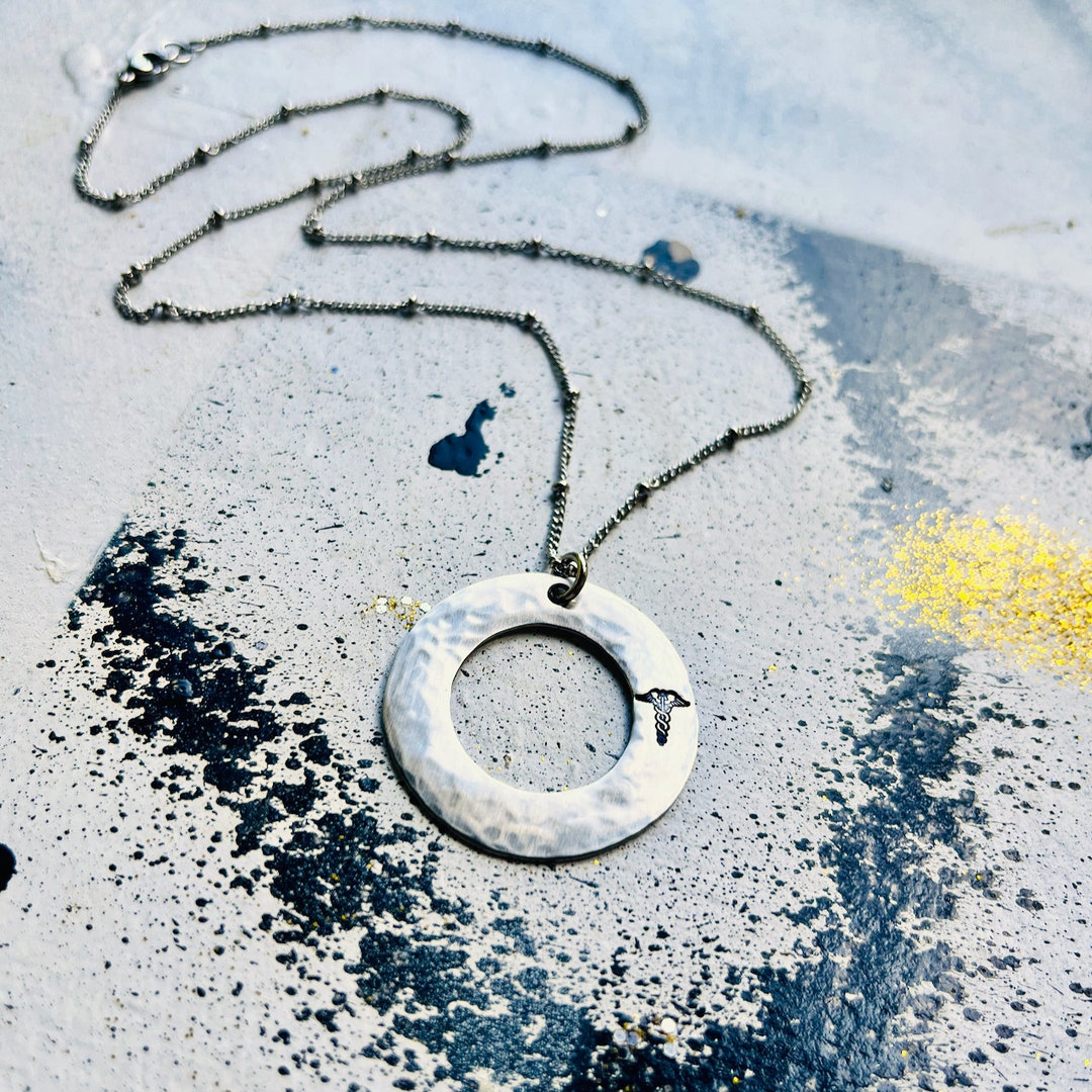 Collar de alerta médica con dije de círculo abierto grande, collar de ...