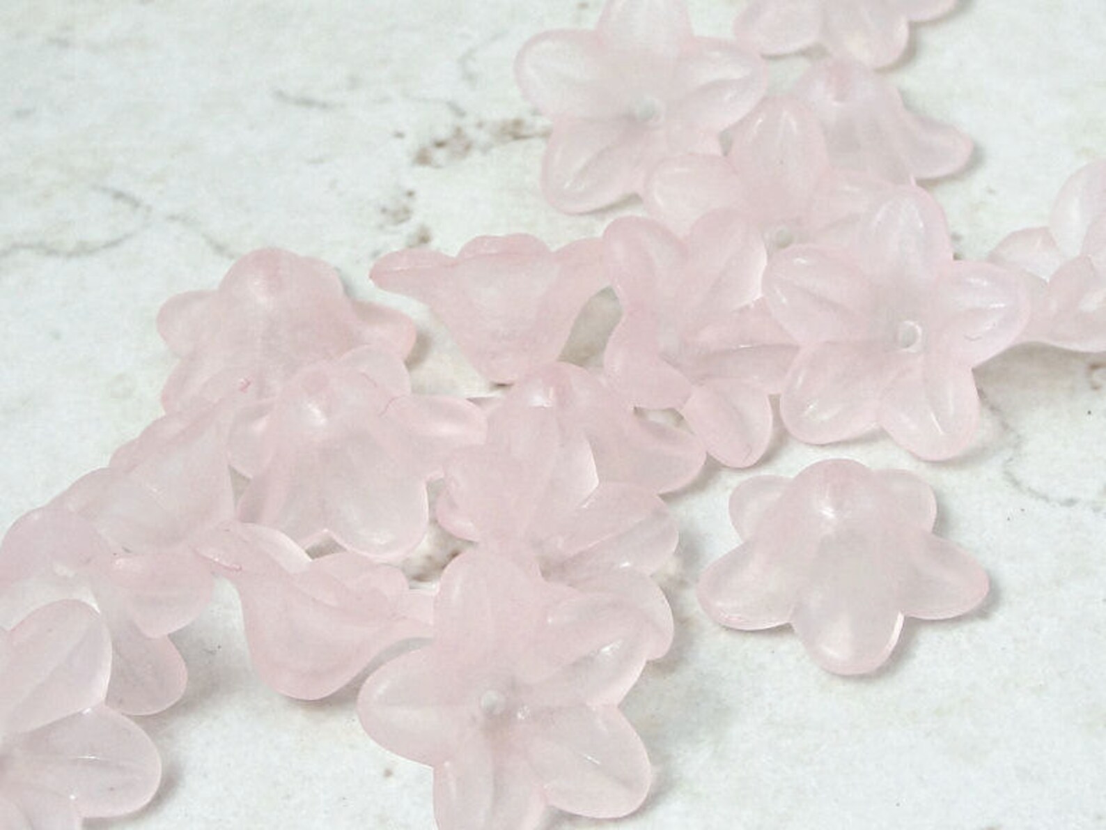 18 ROSALINE Pink Lucite Flower Bead Frosted Pale Pink Flower - Etsy
