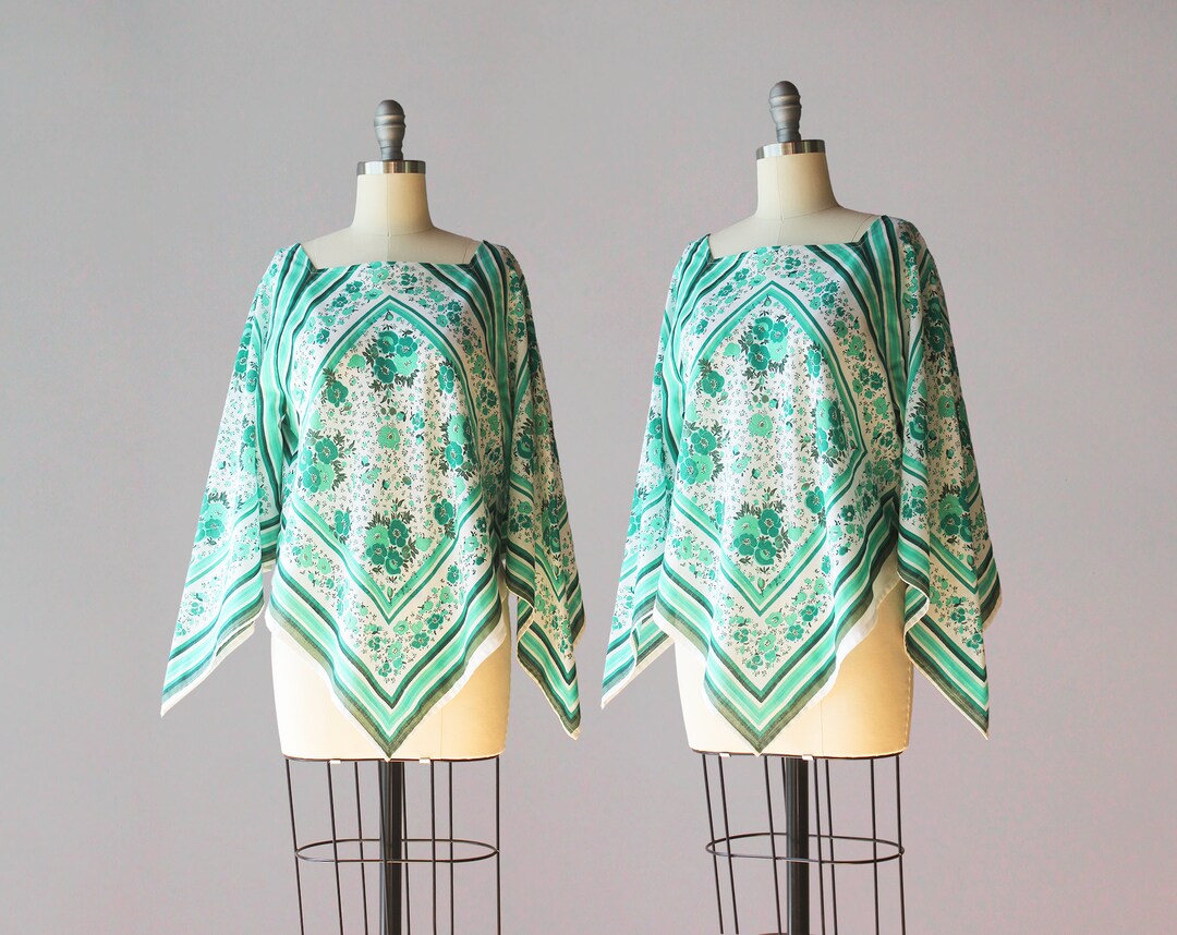1970s Handkerchief Blouse / 70s Vintage Green and White Floral ...