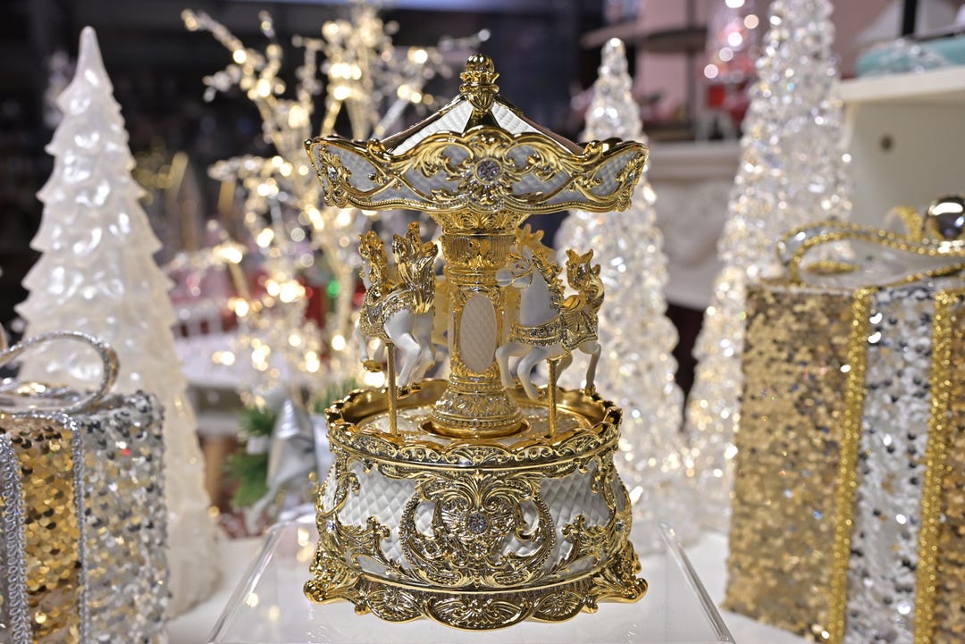 8.5" Luxury Carousel Globe • Musical • Wind-up • Pink/gold & White/gold ...