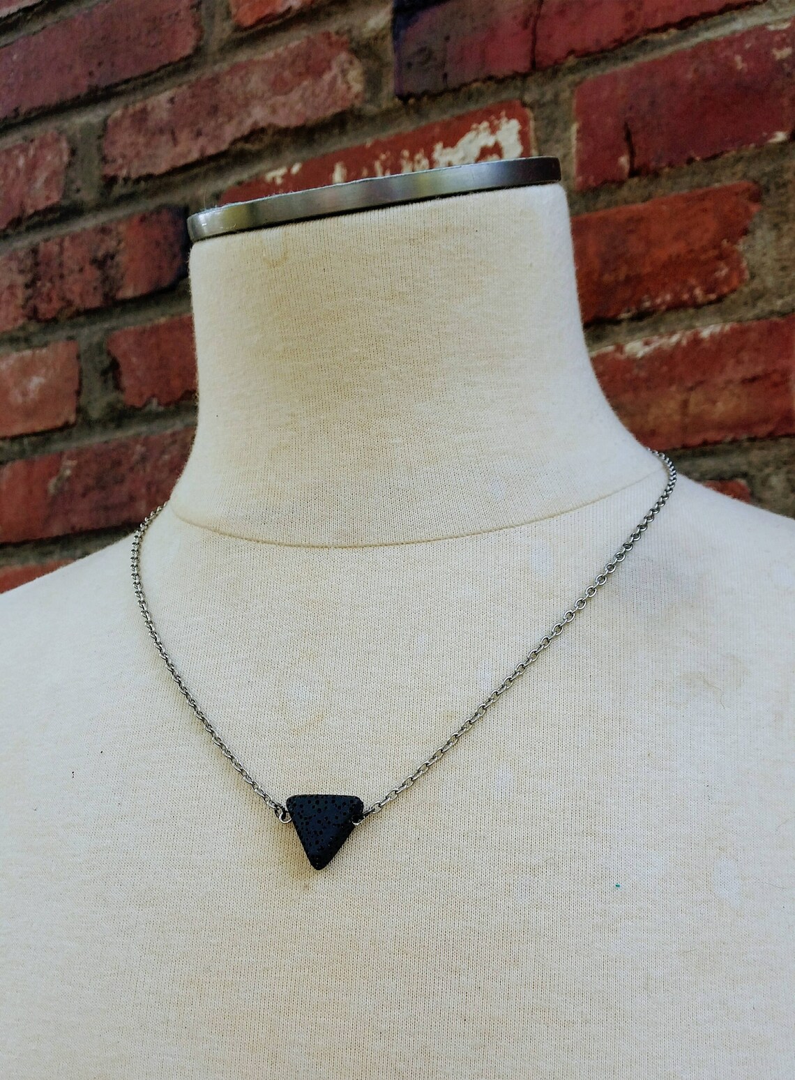 VENTE unique Triangle lave Pierre huile essentielle - Etsy France