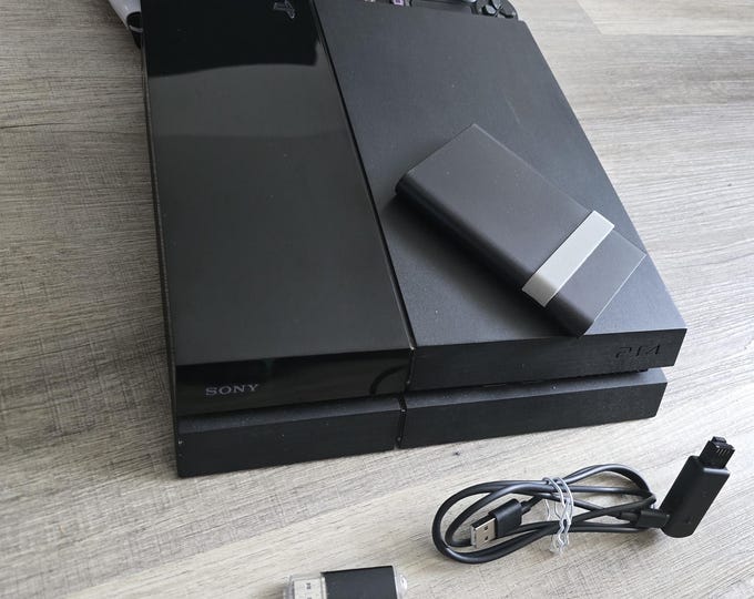Modded Ps4 11.00 Firmware 4 Controllers, 2 Terabytes HD With 70 Games ...