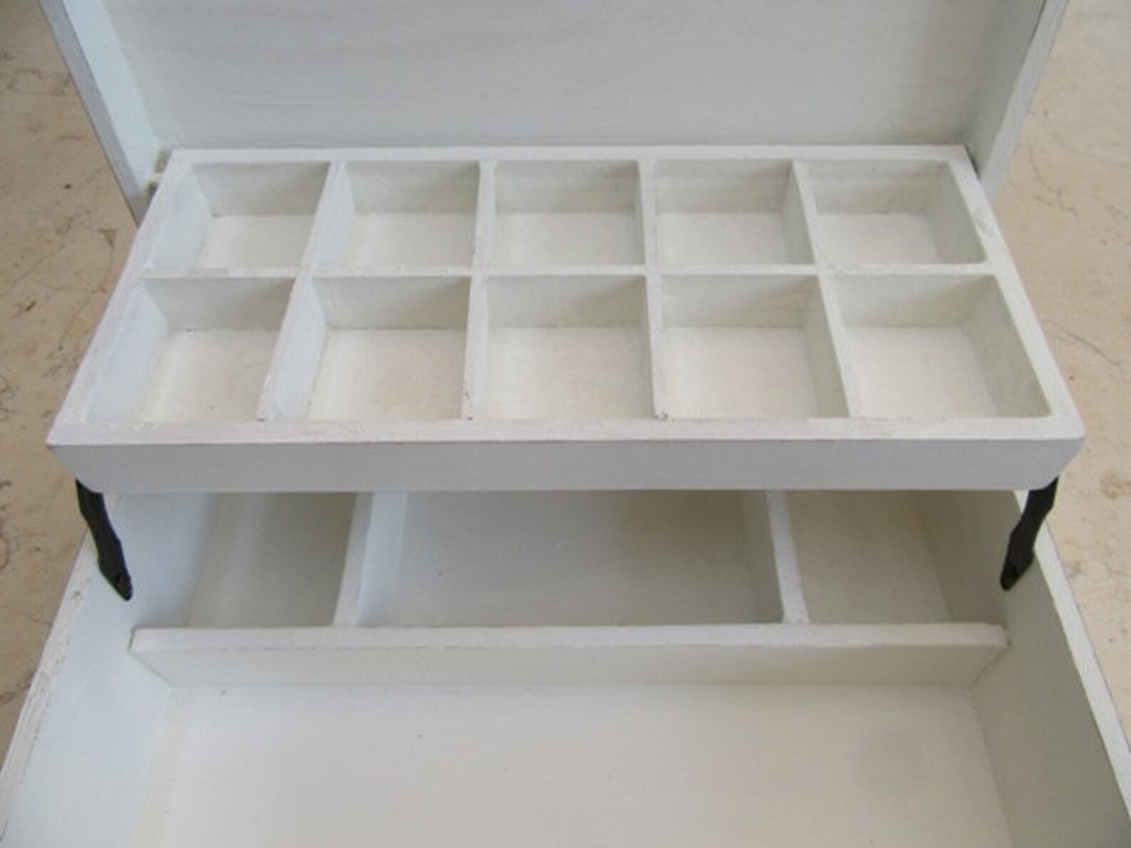 JEWELRY BOX Cream Color Shabby Chic Home Decor With Mini Angels Feet ...