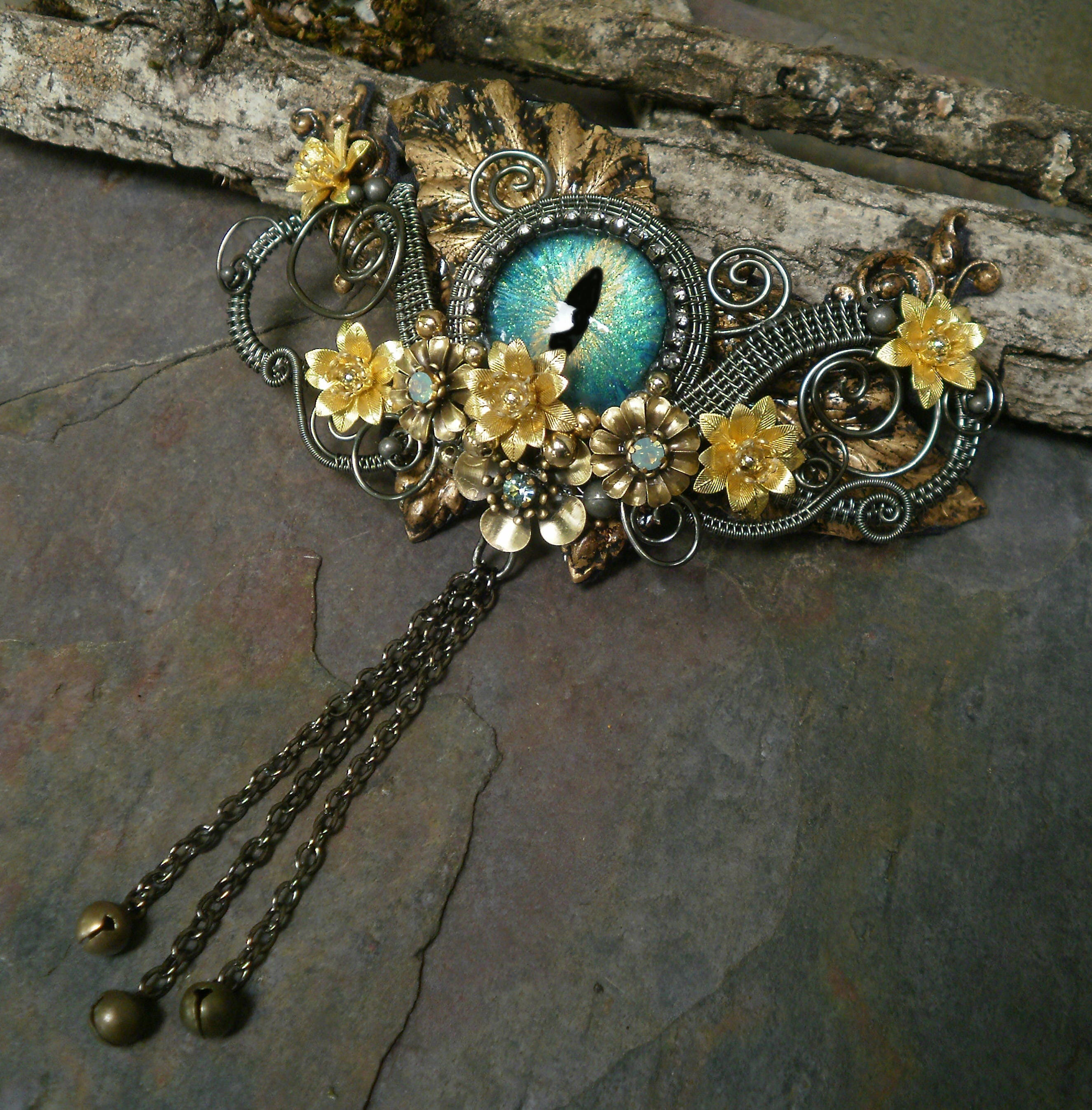Gothic Steampunk Aqua Turquoise Eye Barrette Haarschmuck with Tiny Bells