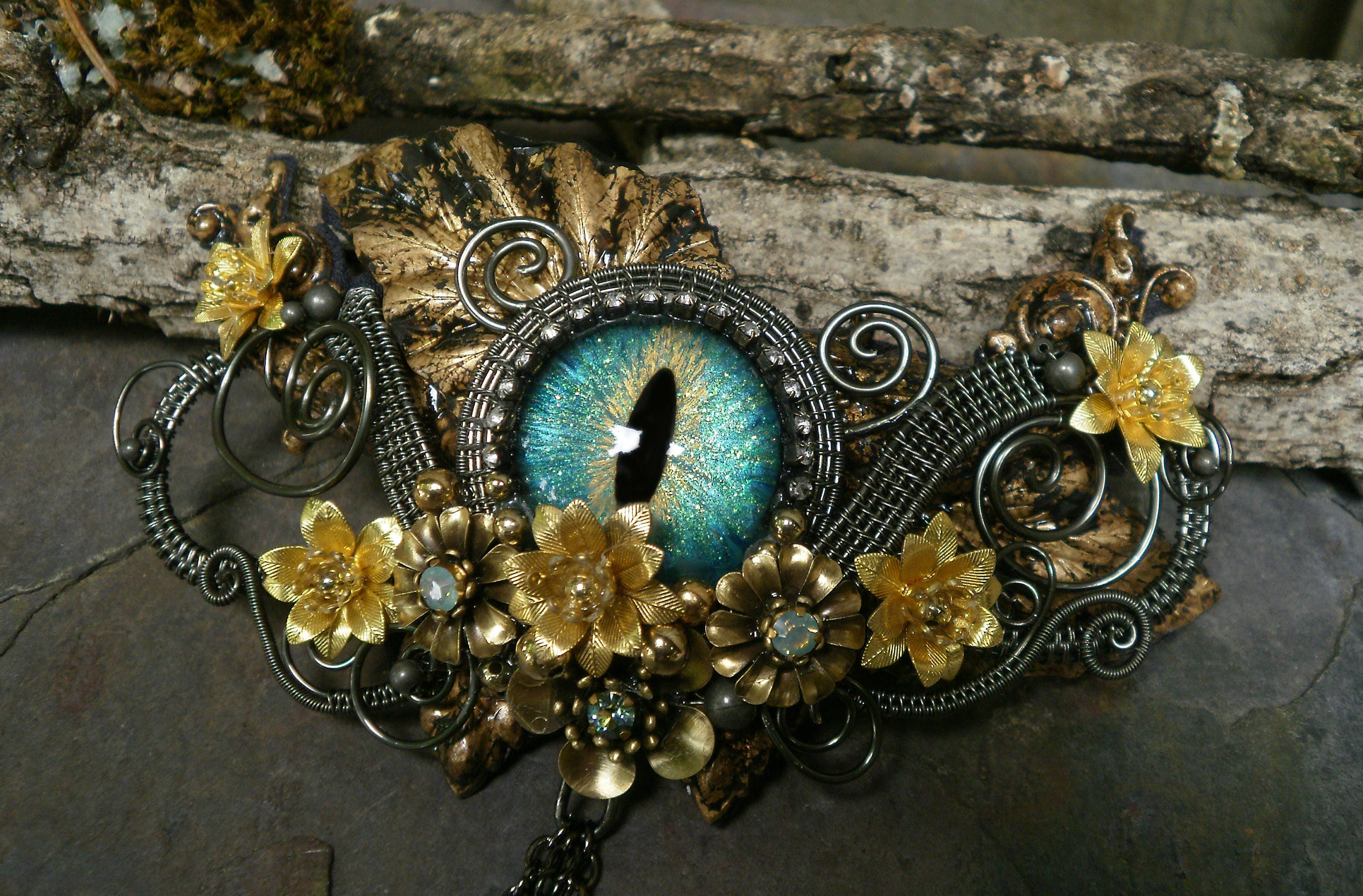 Gothic Steampunk Aqua Turquoise Eye Barrette Haarschmuck with Tiny Bells