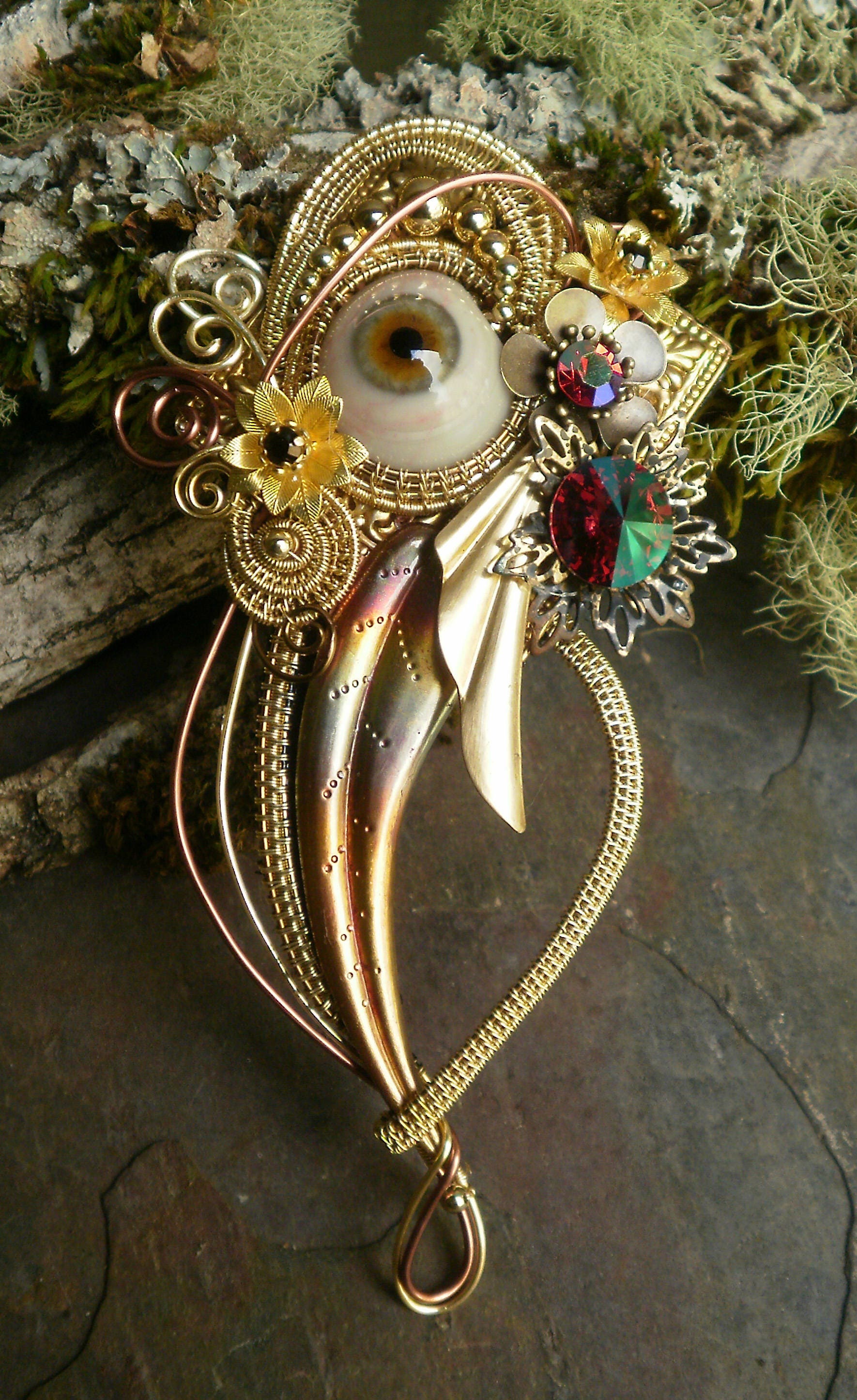 Gothic Steampunk Antique Prosthetic Grey Brown Eye Pin Pendant Brooch