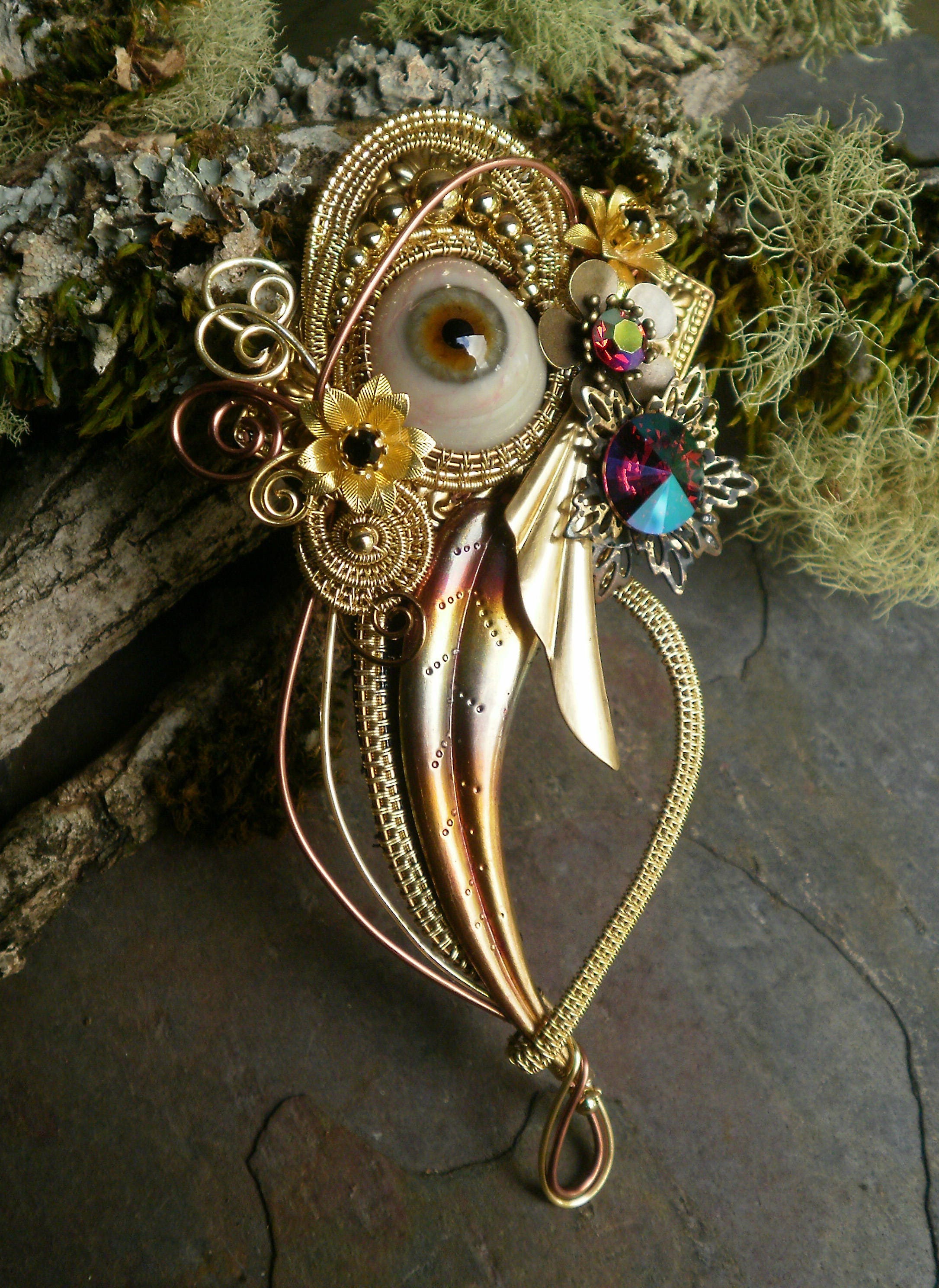 Gothic Steampunk Antique Prosthetic Grey Brown Eye Pin Pendant Brooch