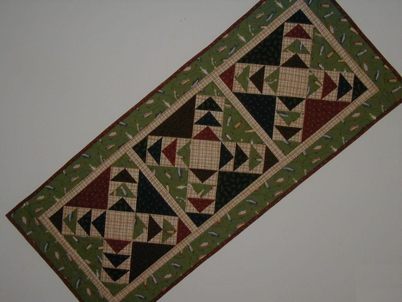 Quilted Wild Goose Chase Table Runner (UNTR07) Fish - Etsy