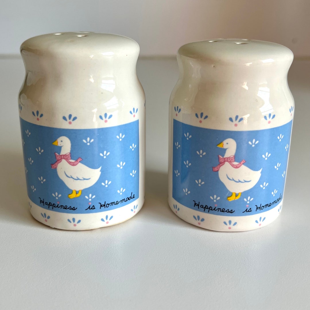 1980s Goose With Bow Salt and Pepper Shakers - Etsy