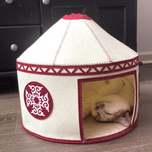 Nomadic Cat Yurts ~ Cozy Felt Yurt for Cats ~ Unique, Stylish Cat House ...