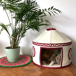 Nomadic Cat Yurts ~ Cozy Felt Yurt for Cats ~ Unique, Stylish Cat House ...