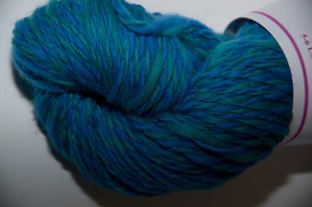 Merino Handspun Yarn in Shades of Blue and Green 88g/218yds - Etsy Sweden