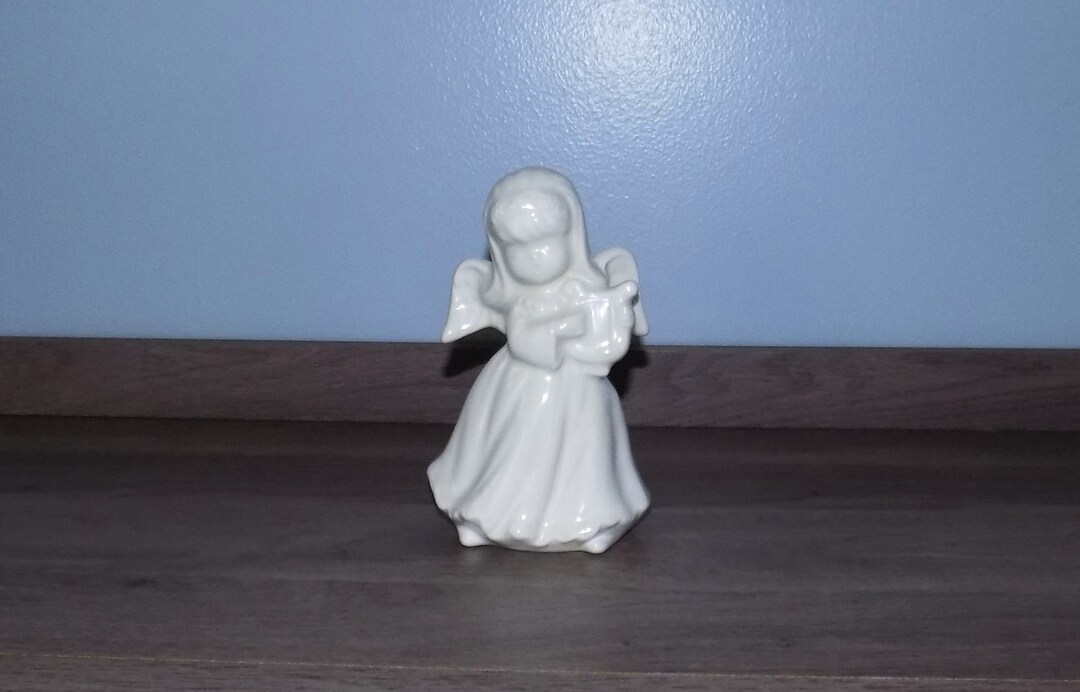 Vintage Porcelain Off-white Angel Figurine, Angel Playing Harp, 5 1/2 ...