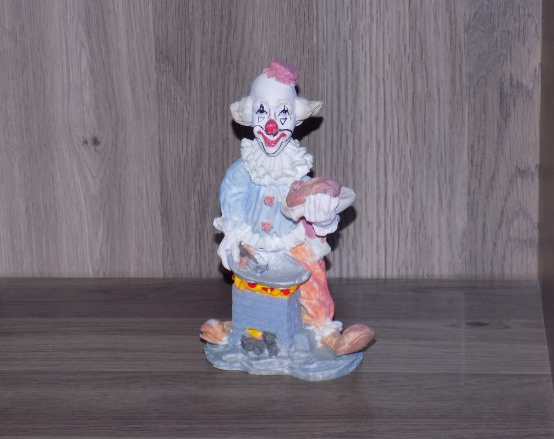 Vintage Porcelain Clown Cooking Over Fireplace Figurine, 6" Tall, 1970 ...