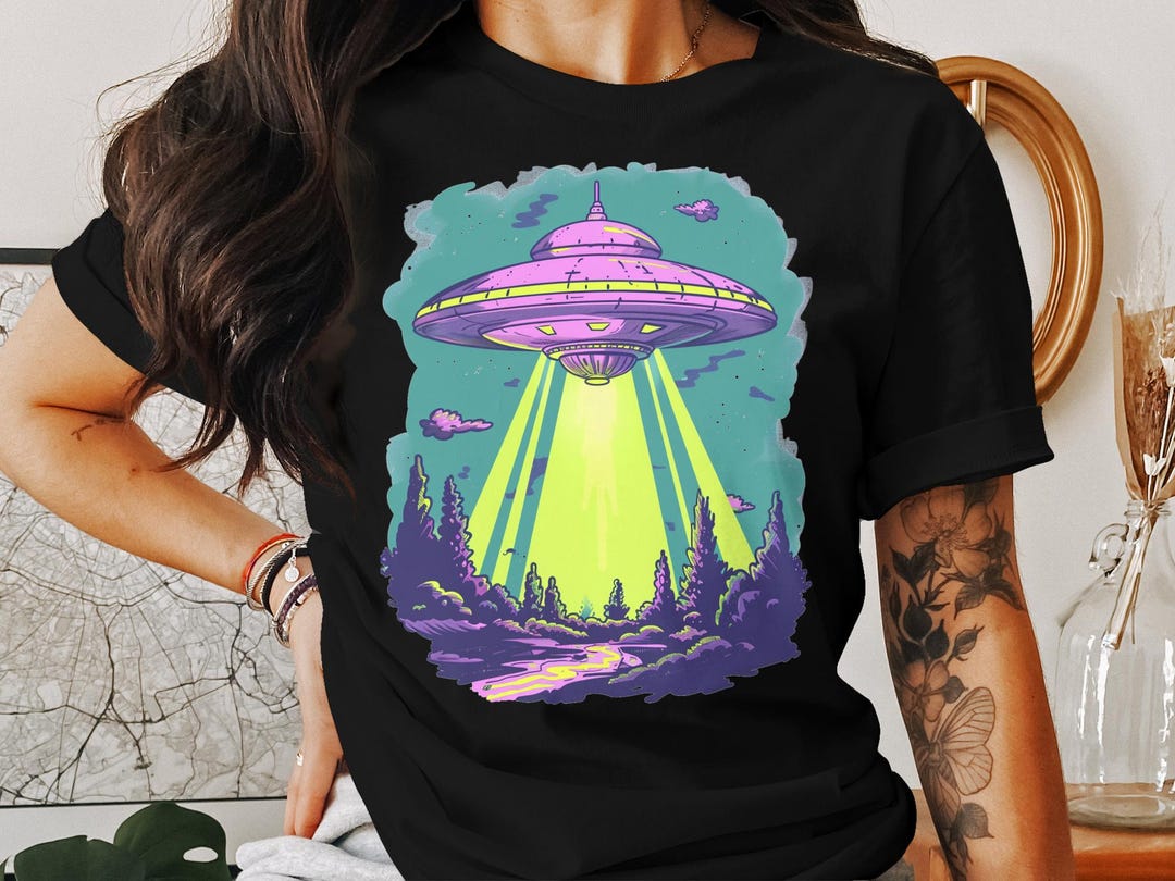 Retro UFO Alien Abduction T-shirt, Sci-fi Graphic Tee, Vintage ...