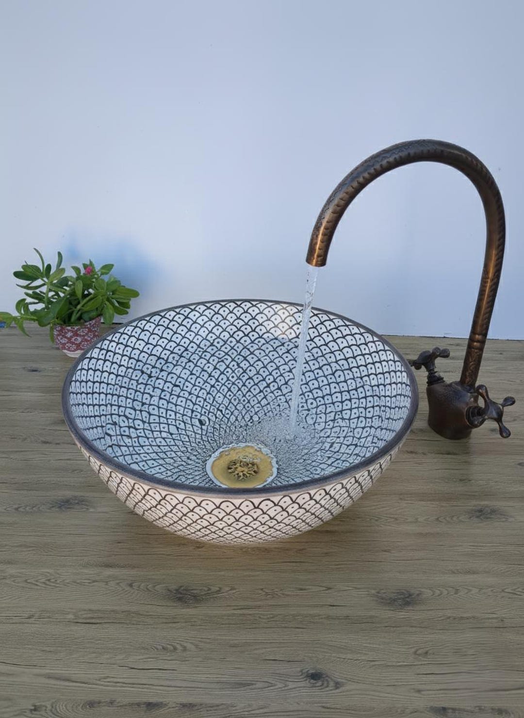 Ceramic Sink – Black and White Fish Scale Ceramic Bathroom Basin ...