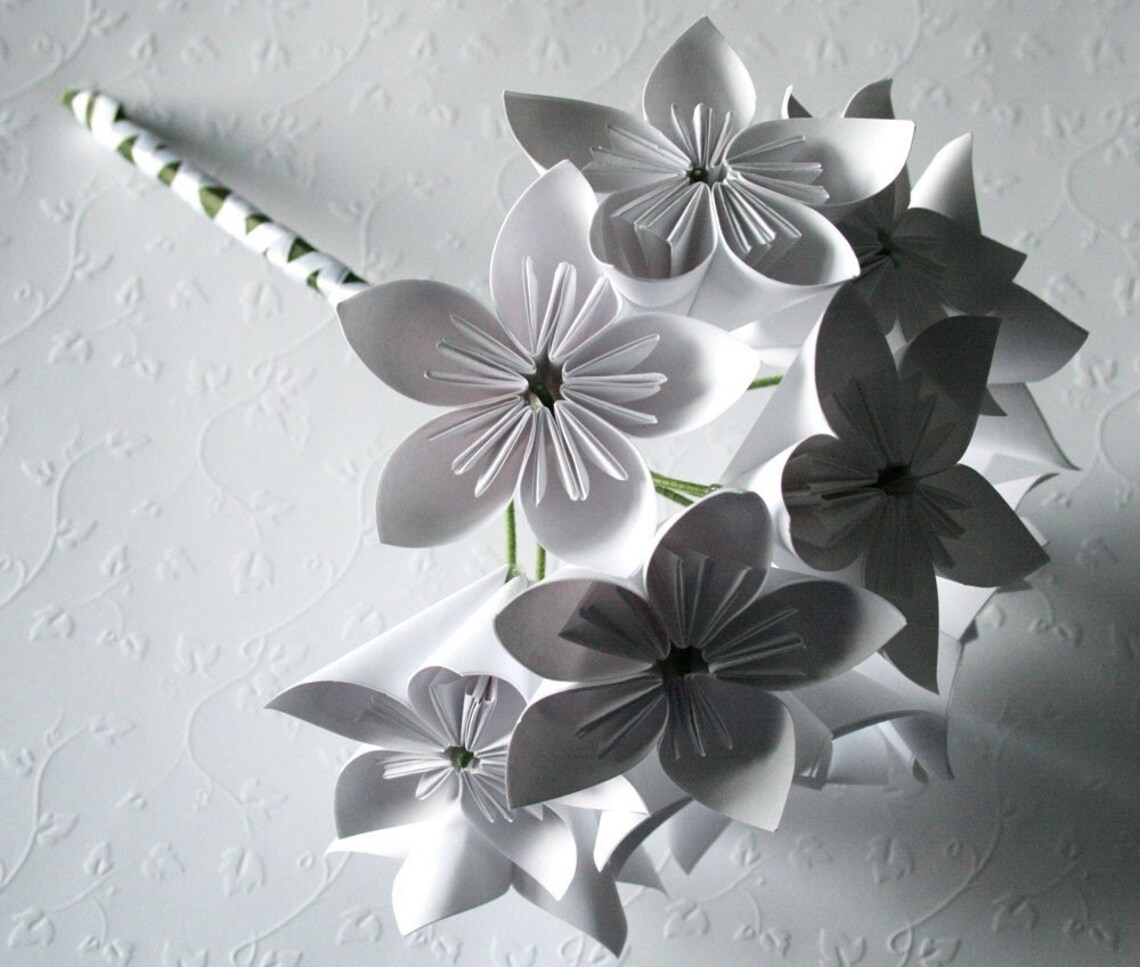 White Origami Flower Bouquet (12 Bound Flowers) - Etsy