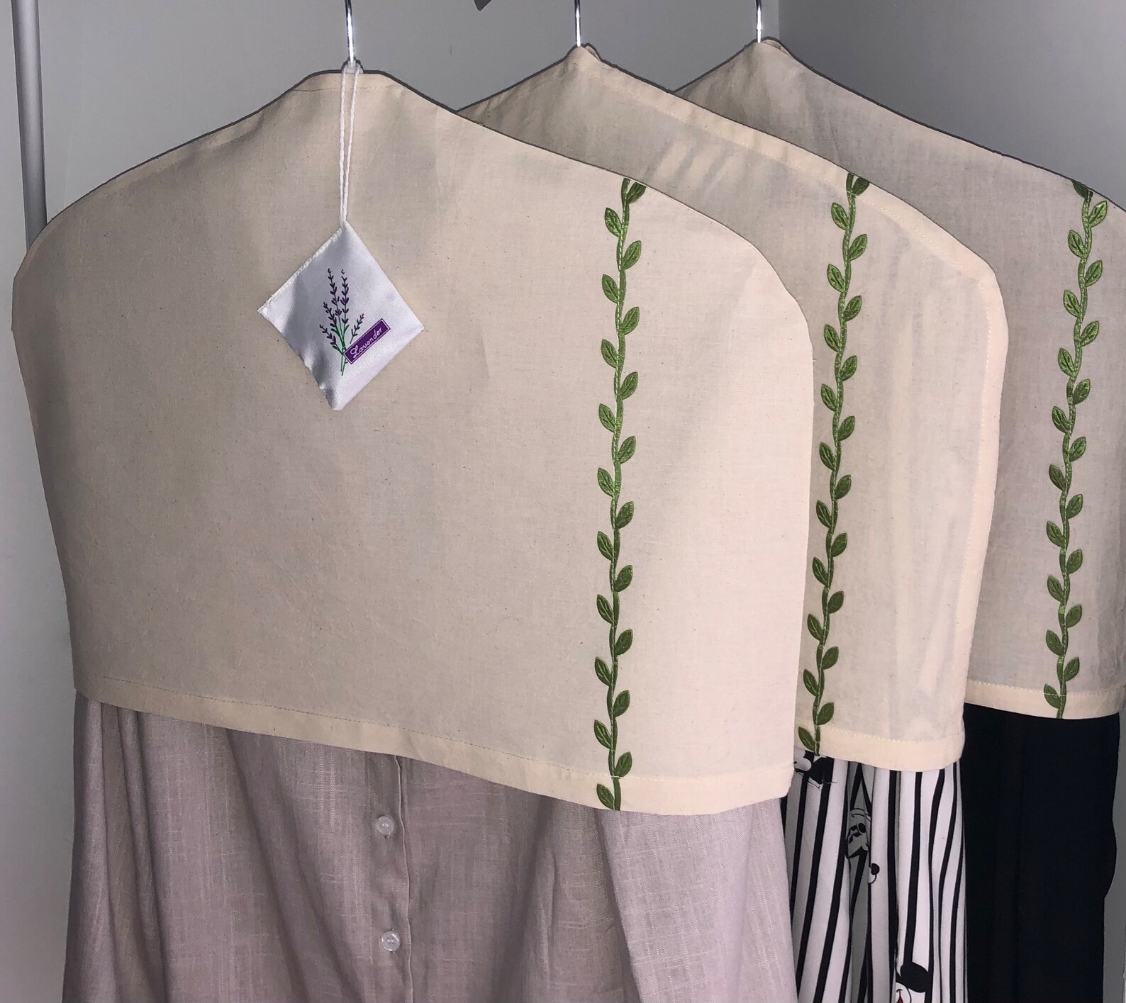 Cotton Garment Shoulder Cover With Lavender Breathable Clothes Covers ...