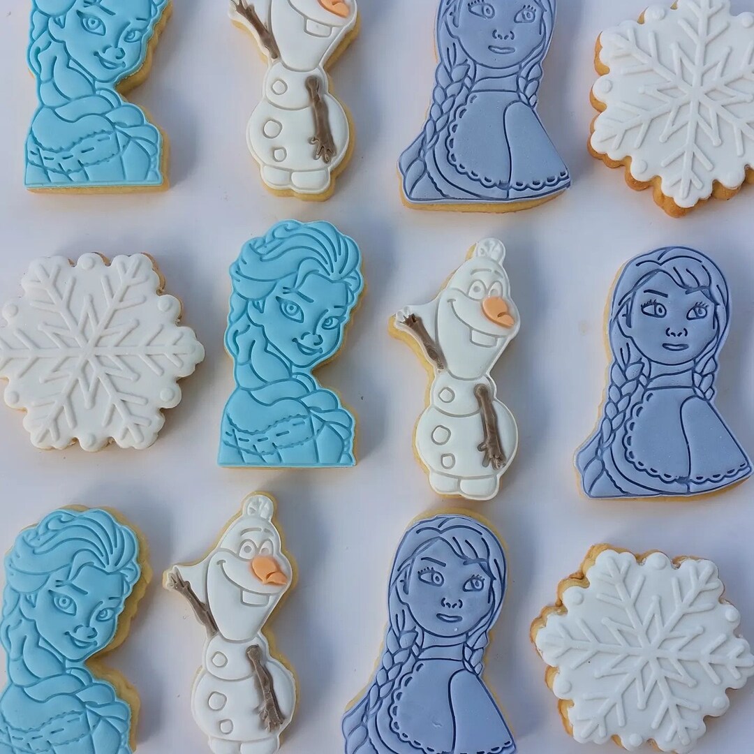 20 Sugar Cookies of Ice Queen Elsa With Her Sister Anna There Trusty ...