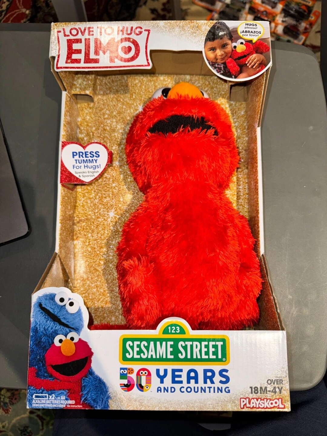 Sesame Street Love to Hug ELMO Talking Singing Hugging 14 Inch Plush ...