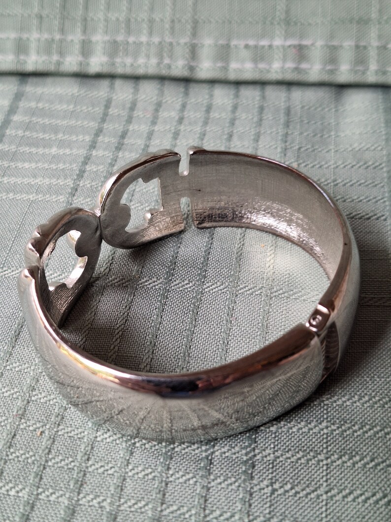 Vintage 1970s Silver-plated Metal Magnetic Hinged Cuff Clamp Bracelet ...