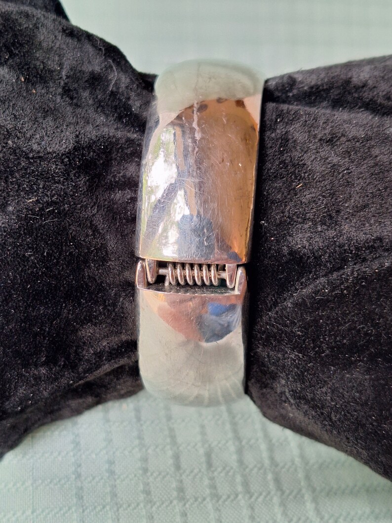 Vintage 1970s Silver-plated Metal Magnetic Hinged Cuff Clamp Bracelet ...