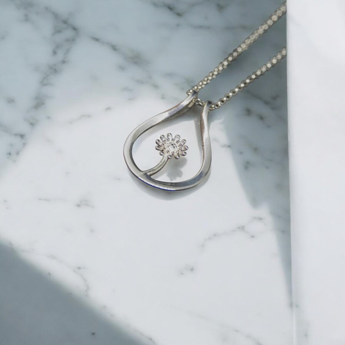 Personalized Birth Flower Ring Holder Necklace, Red Flower Minimalist ...