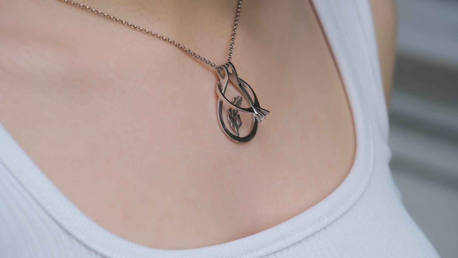 Elegant Ring Holder Necklace for Women, Secure Travel Ring Holder ...