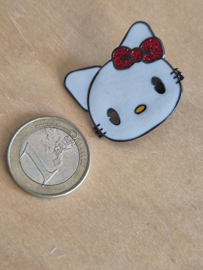 Sanrio Enamel Pins, Cinnamoroll, Pompompurin, Kuromi, Shiny Color ...