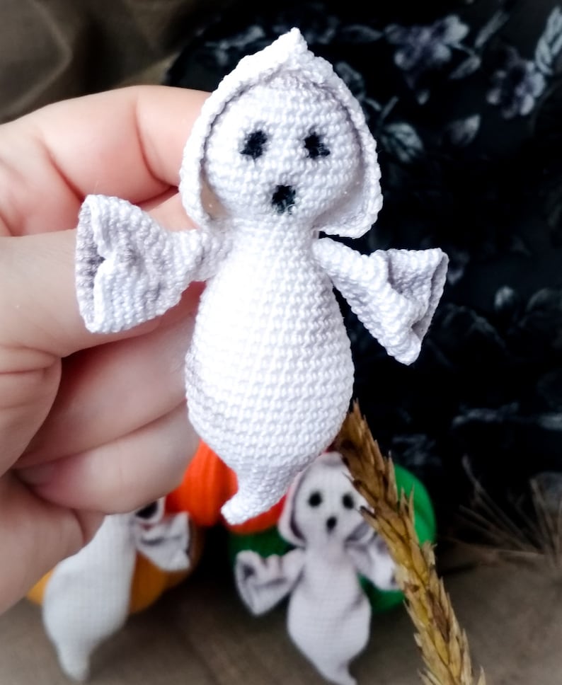 Ghost Brooch Amigurumi Pattern Pdf in English. Crochet Ghost PATTERN ...