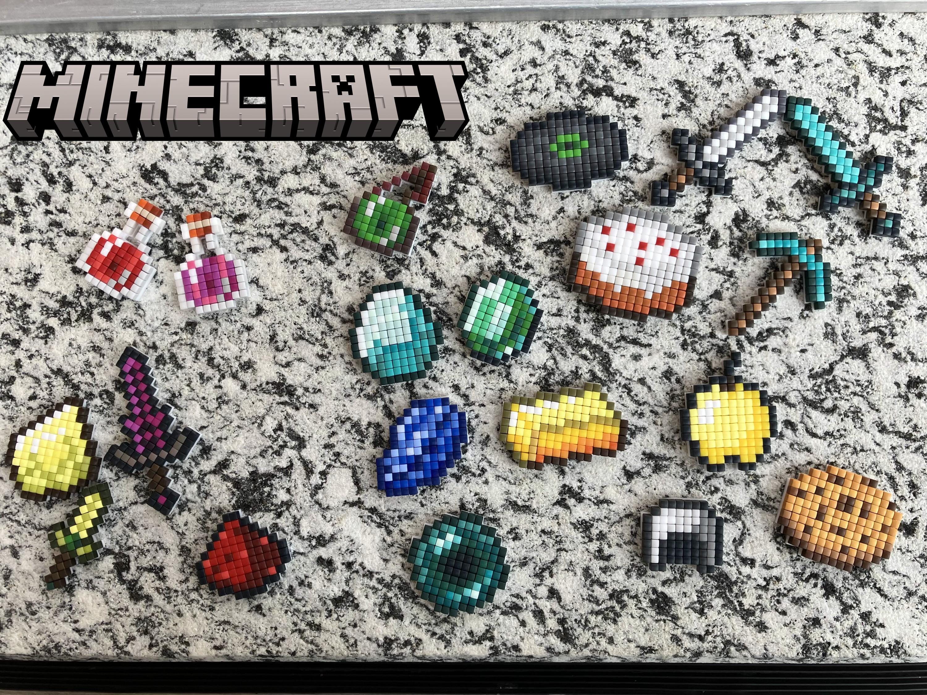 Figuras físicas de sprites de pixel art de videojuegos personalizados ...