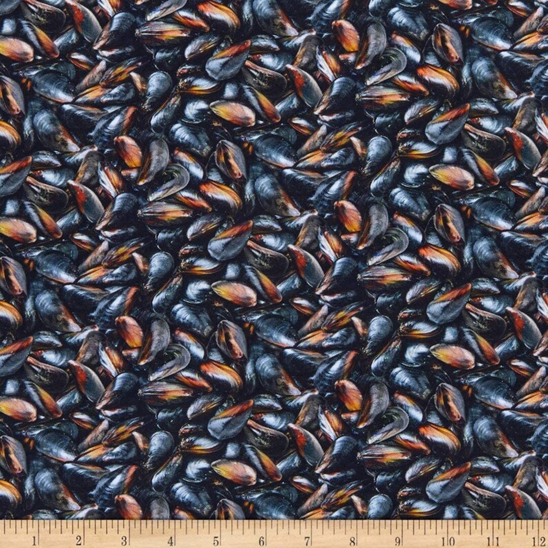 Delicious Realistic Mussels Fabric BTY, Elizabeth's Studio Food ...