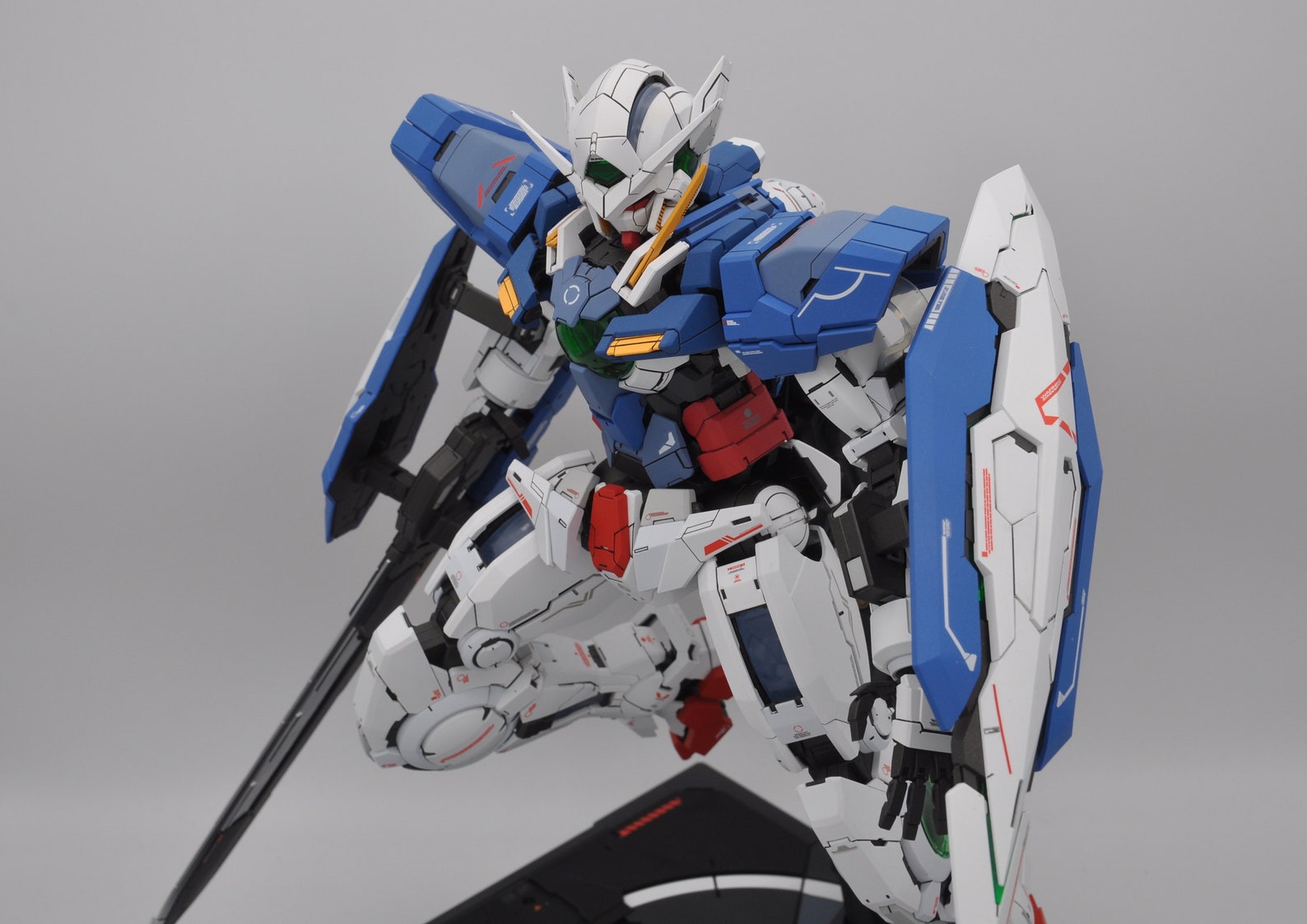 Bandai 1/60 PG Exia Gundam Lightning Mode Professionally Built Painted ...