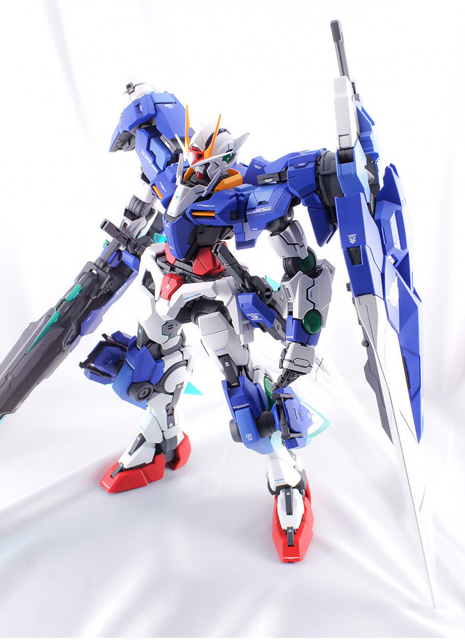 Official Bandai 1/60 PG 00 Seven Sword/g Gundam Professionally Built ...