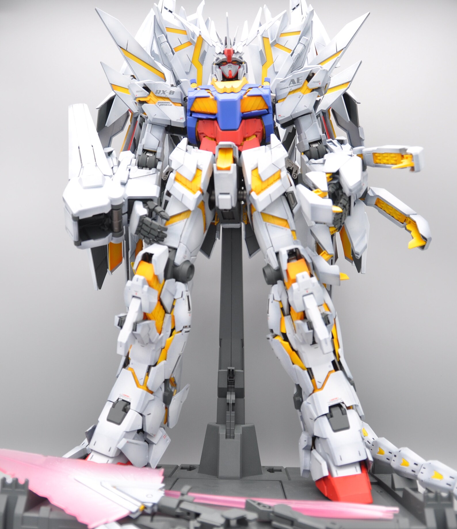 1/60 PG Perfectibility Unicorn Gundam Custom Color Scheme Built and ...