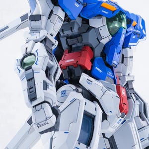 Bandai Perfect Grade PG 1/60 Exia Gundam LED Lightning Mode + Resin Kit ...