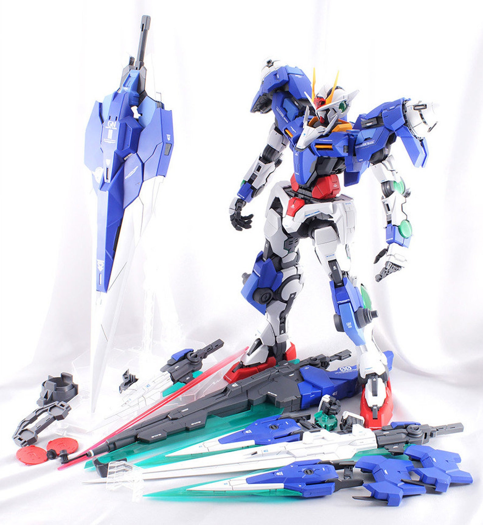 Official Bandai 1/60 PG 00 Seven Sword/g Gundam Professionally Built ...