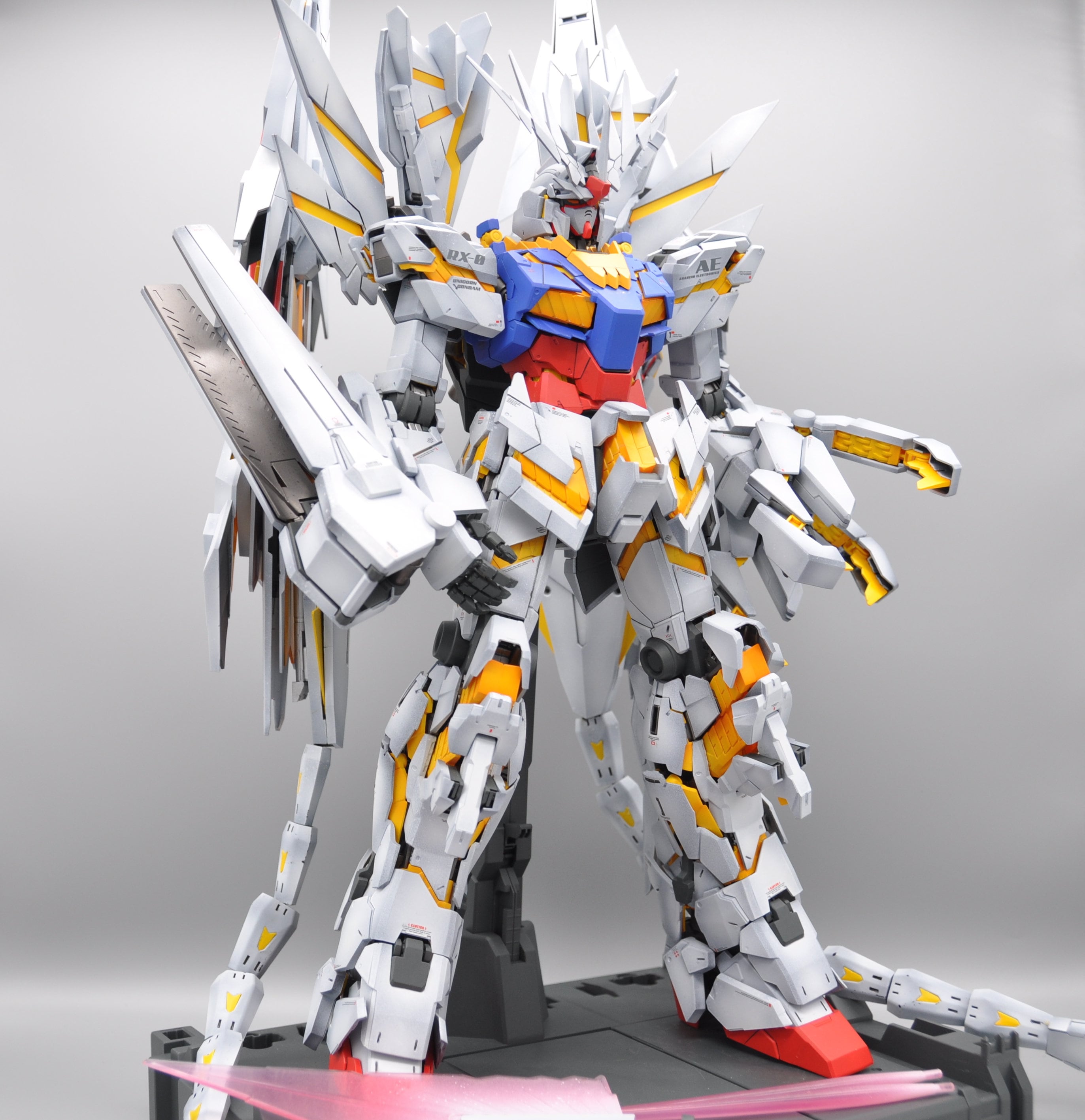 1/60 PG Perfectibility Unicorn Gundam Custom Color Scheme Built and ...