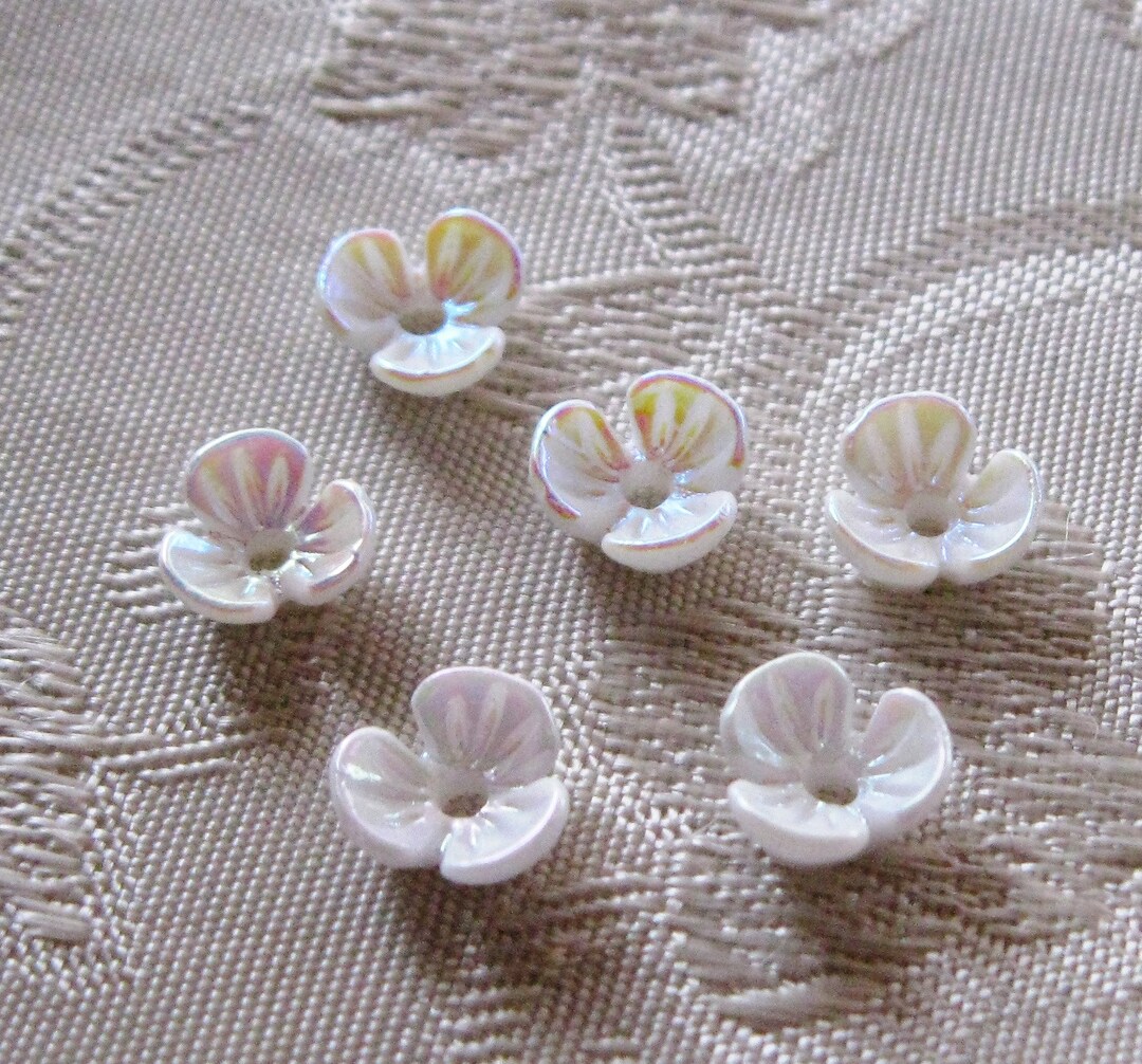 Super Tiny AB Finish Lucite Acrylic 3 Petal Flower Bead White 6mm 468B ...