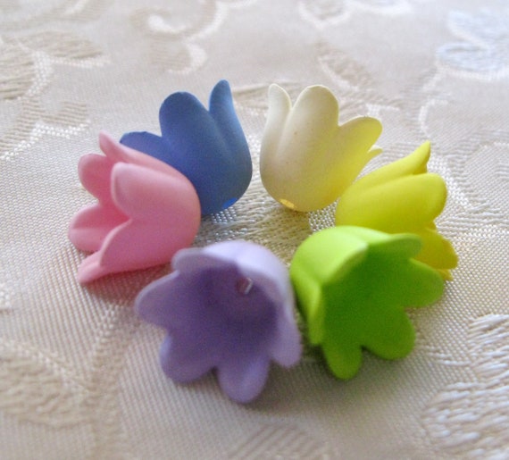 NEW Solid Scalloped Tulip Bell Flower Beads 10mm X 8mm Acrylic - Etsy