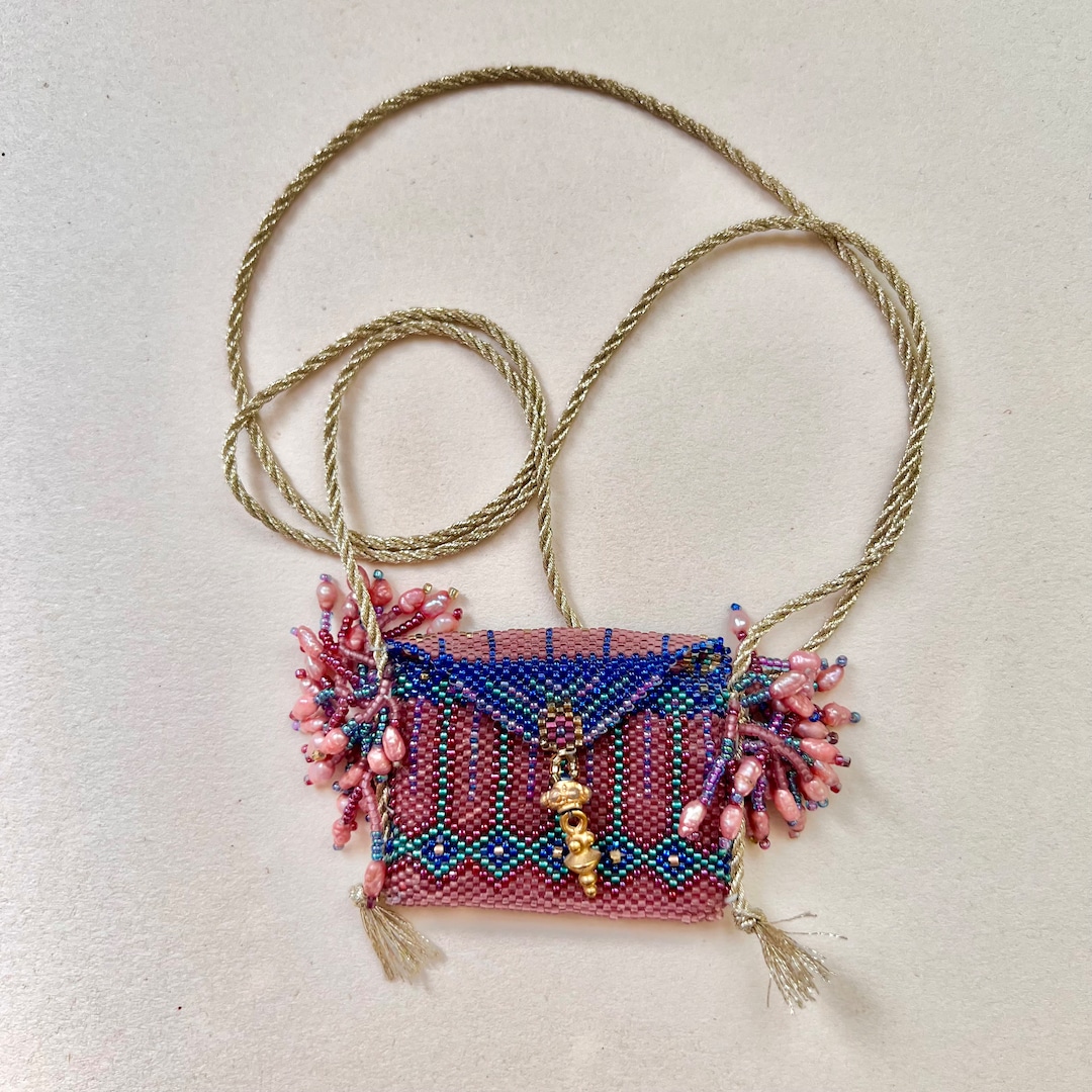 Hand Beaded Miniature Purse Necklace by Pat Poole - Etsy