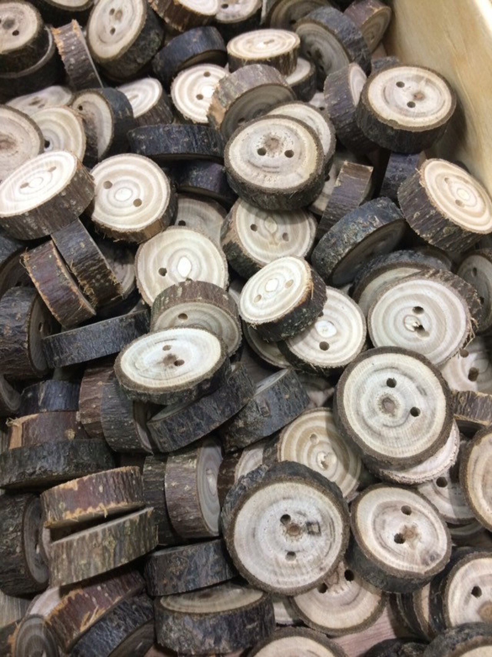 Set of Four Wood Buttons 1 Inch Buttons Live Edge Buttons - Etsy