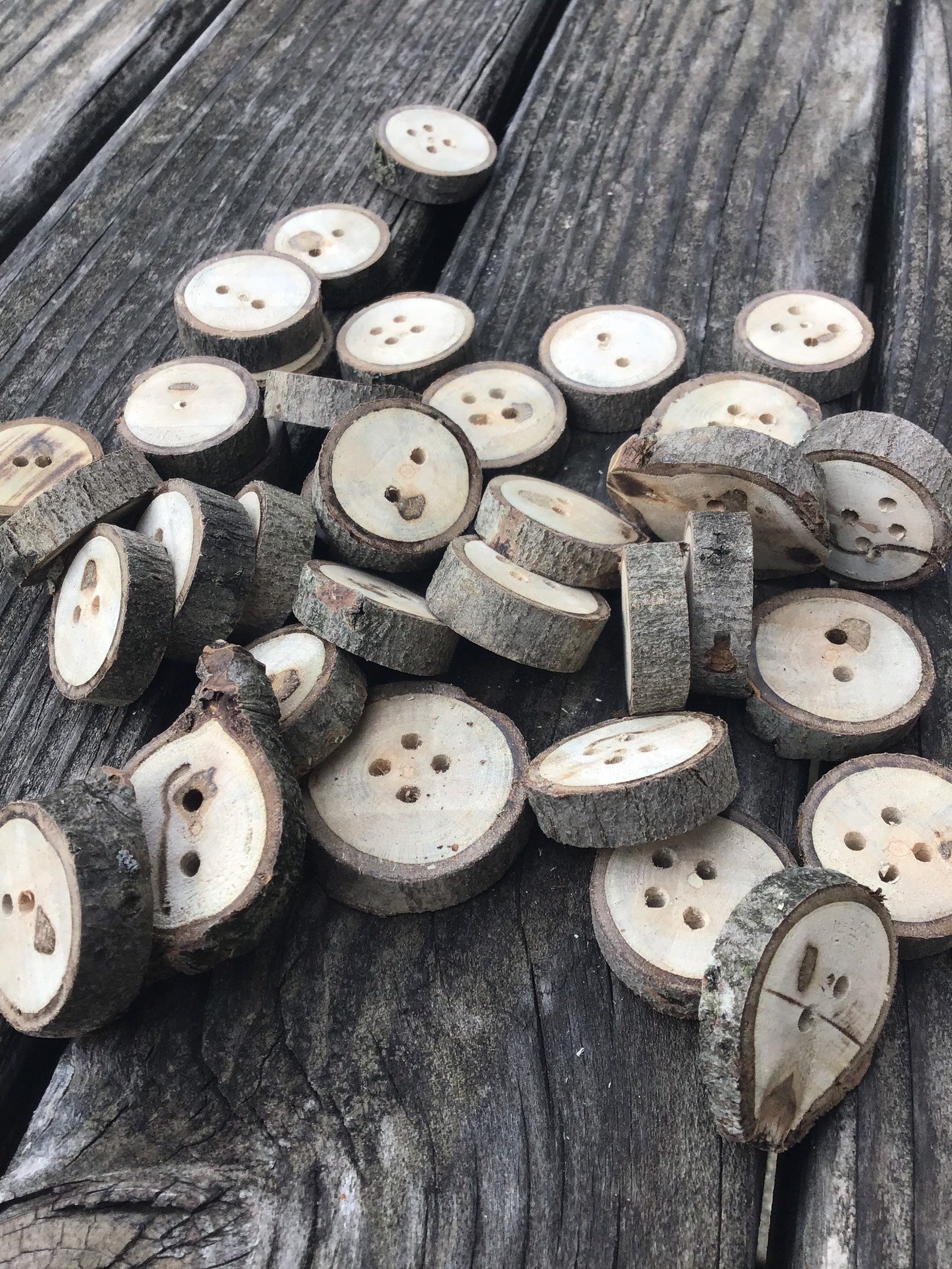 Set of Four Wood Buttons 1 Inch Buttons Live Edge Buttons - Etsy