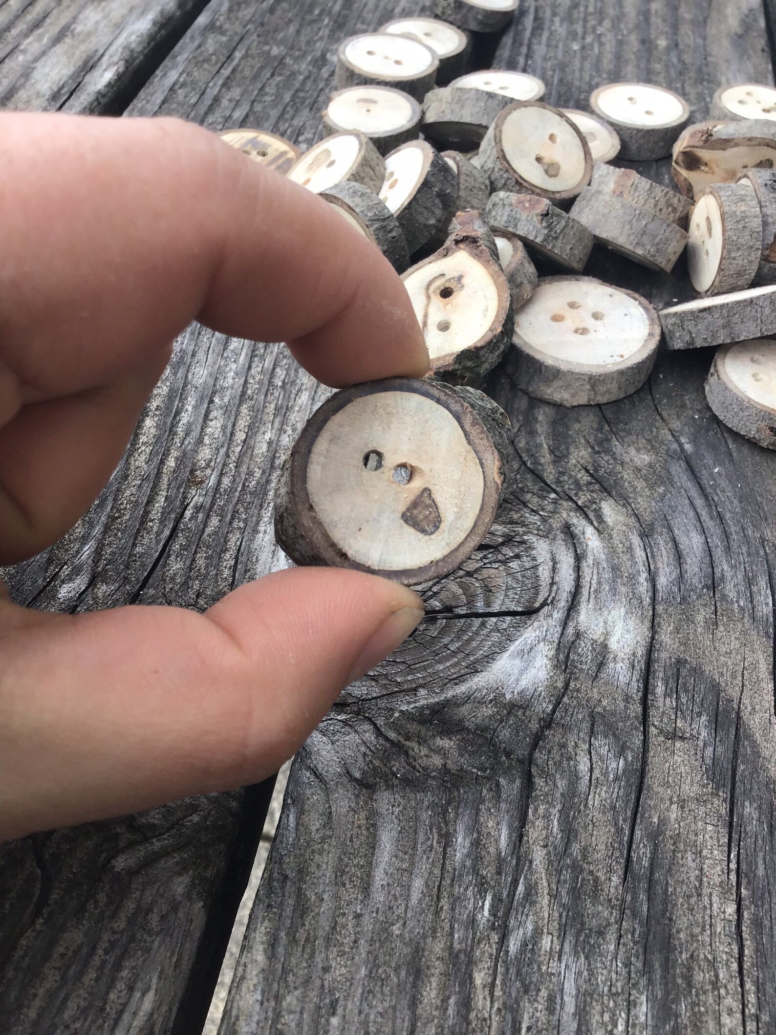Set of Four Wood Buttons 1 Inch Buttons Live Edge Buttons - Etsy