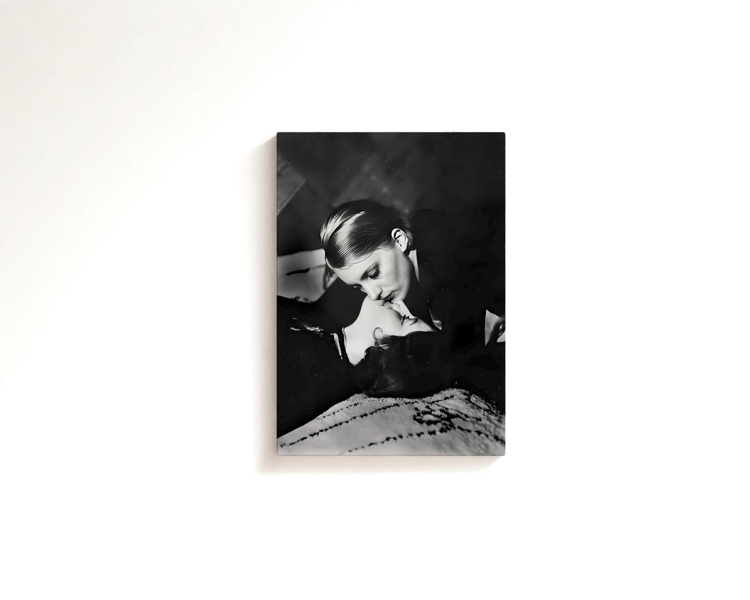 Sapphic Couple Art Print: Intimate Lesbian Romance (digital Download ...