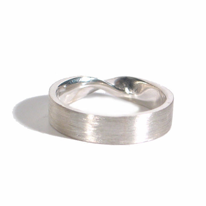 Sterling Silver Mobius Ring - Etsy