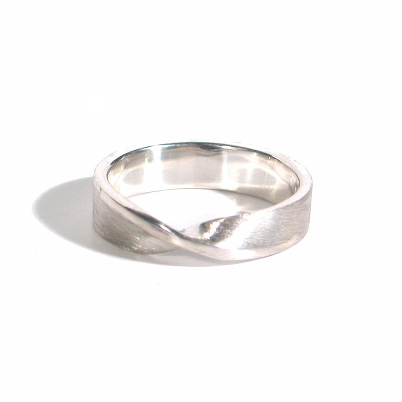 Sterling Silver Mobius Ring - Etsy